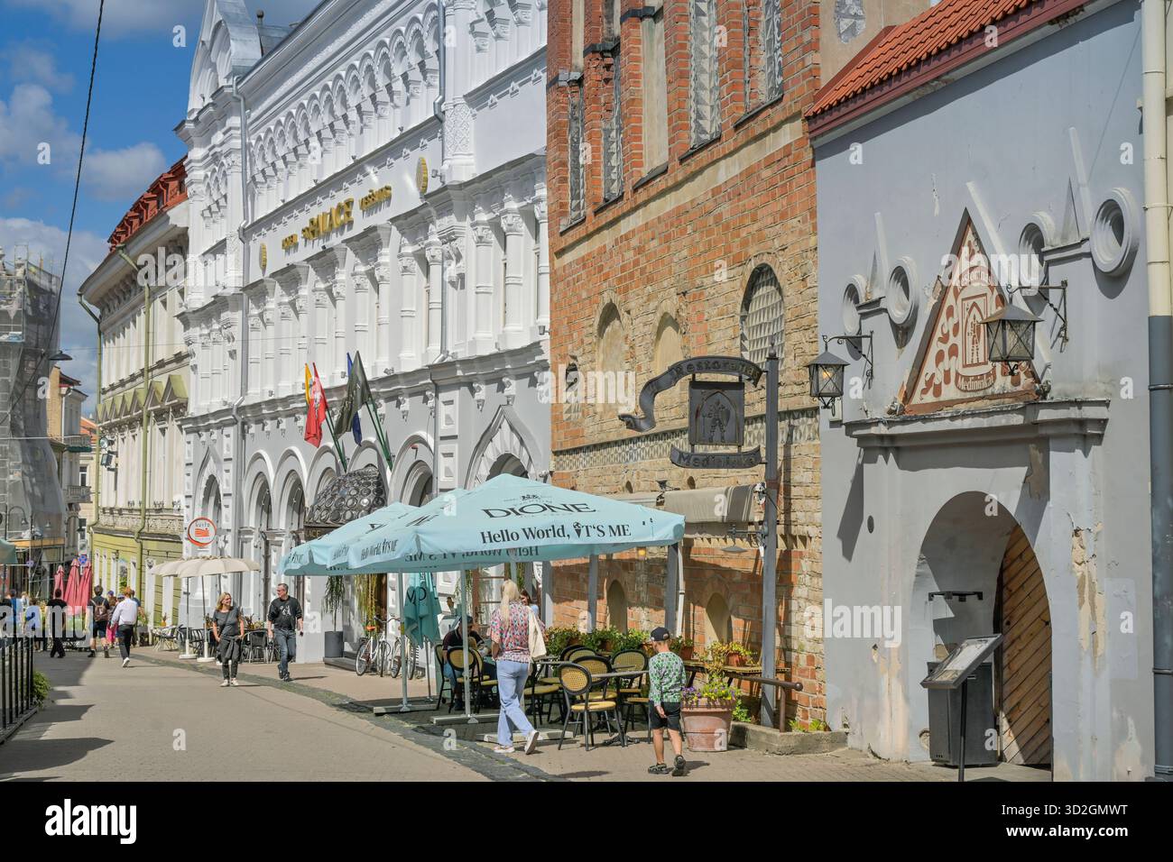 Straßenszene, Altbauten, Menschen, St. Palace Hotel, Ausros VartÅ³ g ...