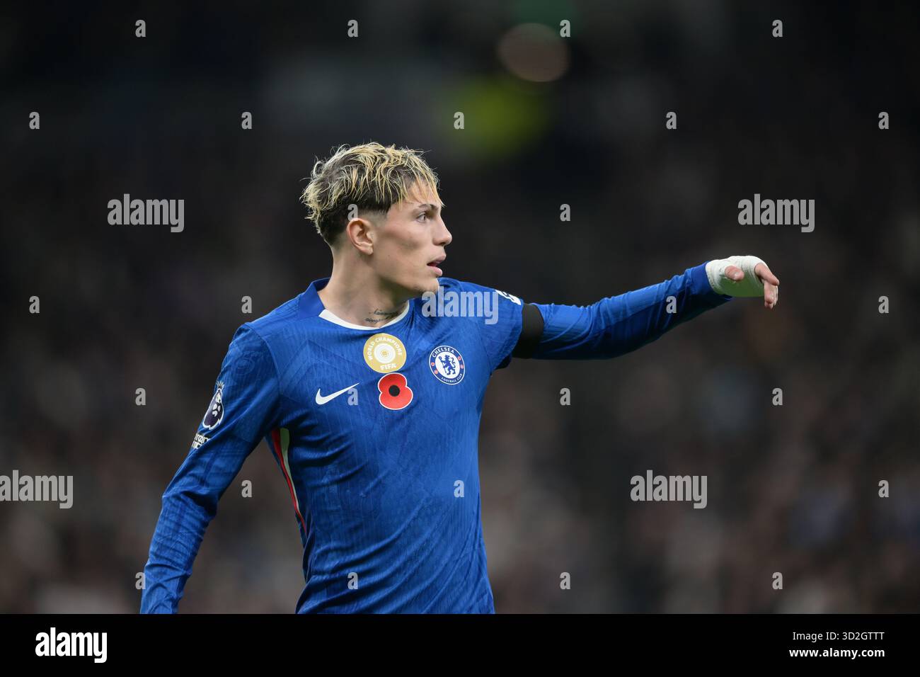 London UK1st Nov 2025. Alejandro Garnacho of Chelsea during the Spurs ...