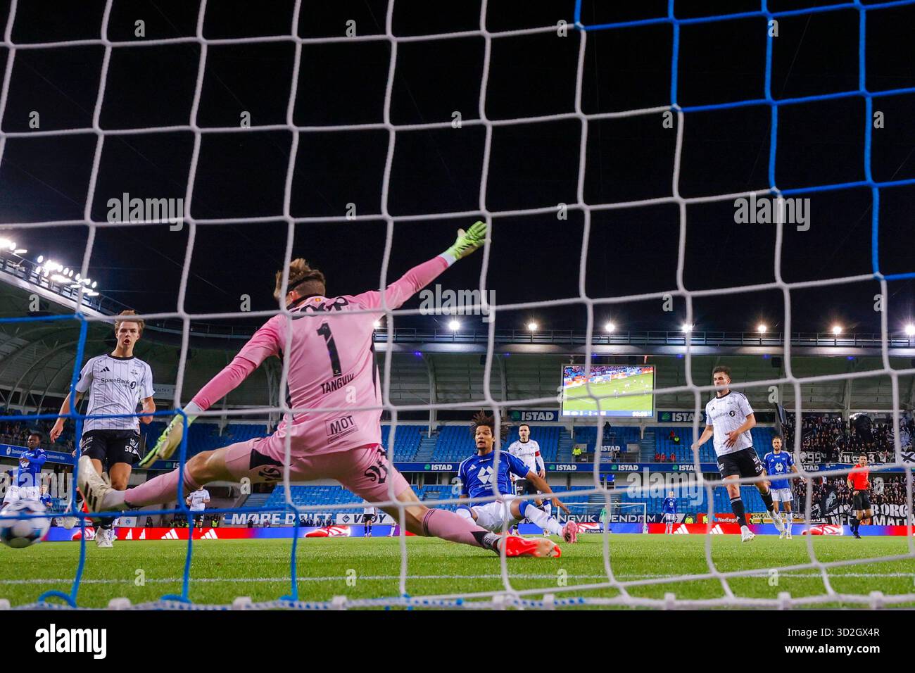 Molde 20251101. Molde's Alwande Roaldsøy scores on Rosenborg's ...