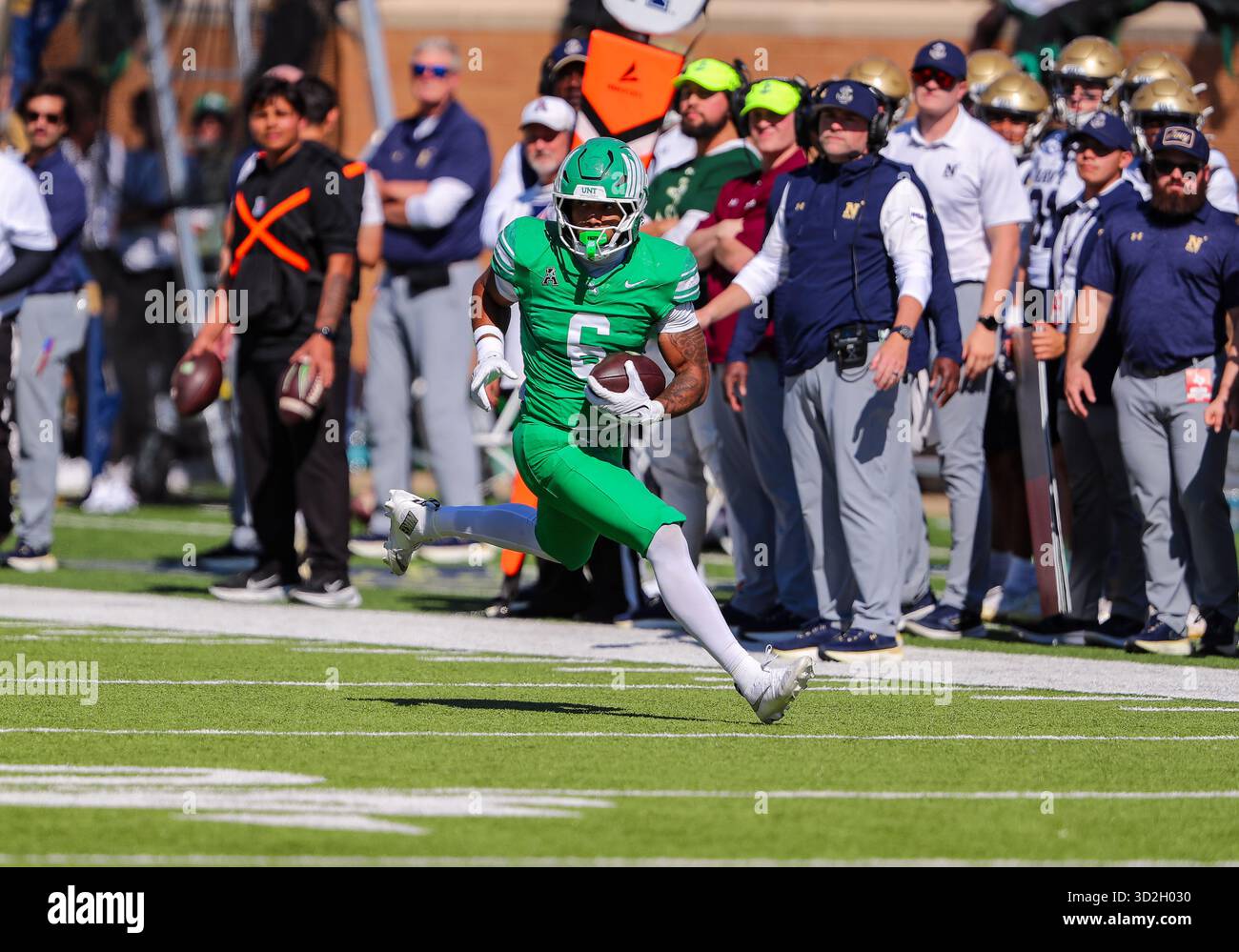 November 01, 2025:.North Texas Mean Green tight end Tre Williams III (6 ...