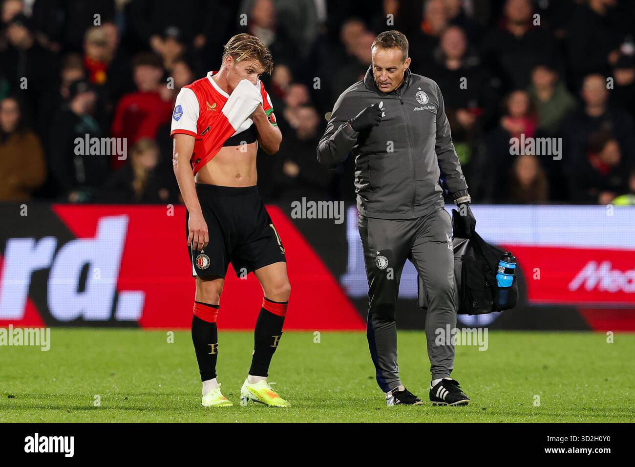 ROTTERDAM, NETHERLANDS - NOVEMBER 1: Injury of Sem Steijn of Feyenoord ...