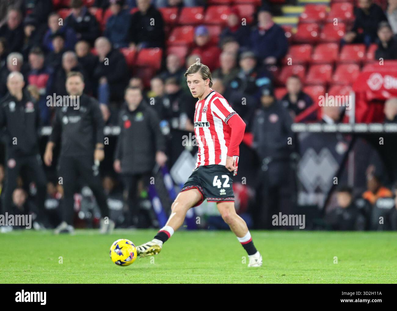 Sydie Peck of Sheffield United passes the ball during the Sky Bet ...
