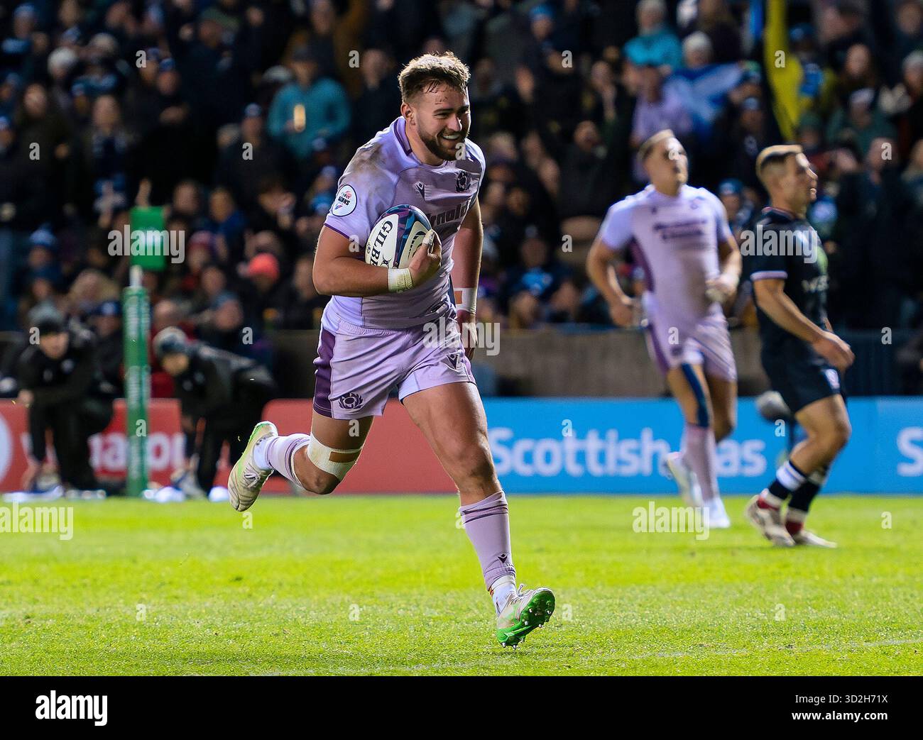Autumn Test - Scotland v USA. ScotlandÕs Ollie Smith crosses the line ...