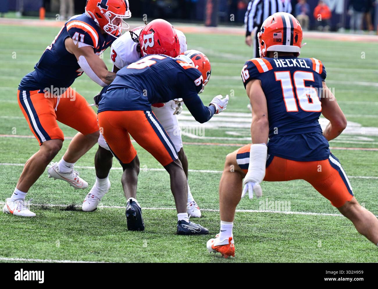 CHAMPAIGN, ILL - NOVEMBER 01: Rutgers running back Antwan Raymond (3 ...
