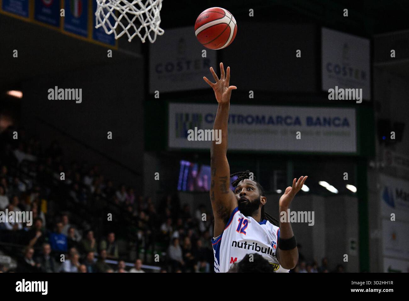 Kruize Pinkins ( Nutribullet Treviso Basket Stock Photo - Alamy