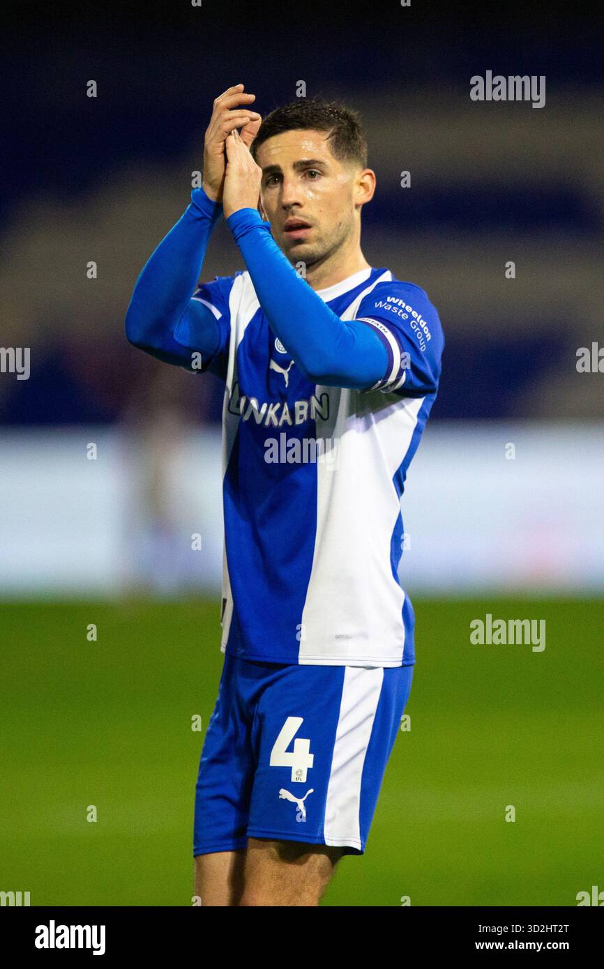 Boundary Park, Oldham, England, 1st November 2025 Tom Pett (4 Oldham ...