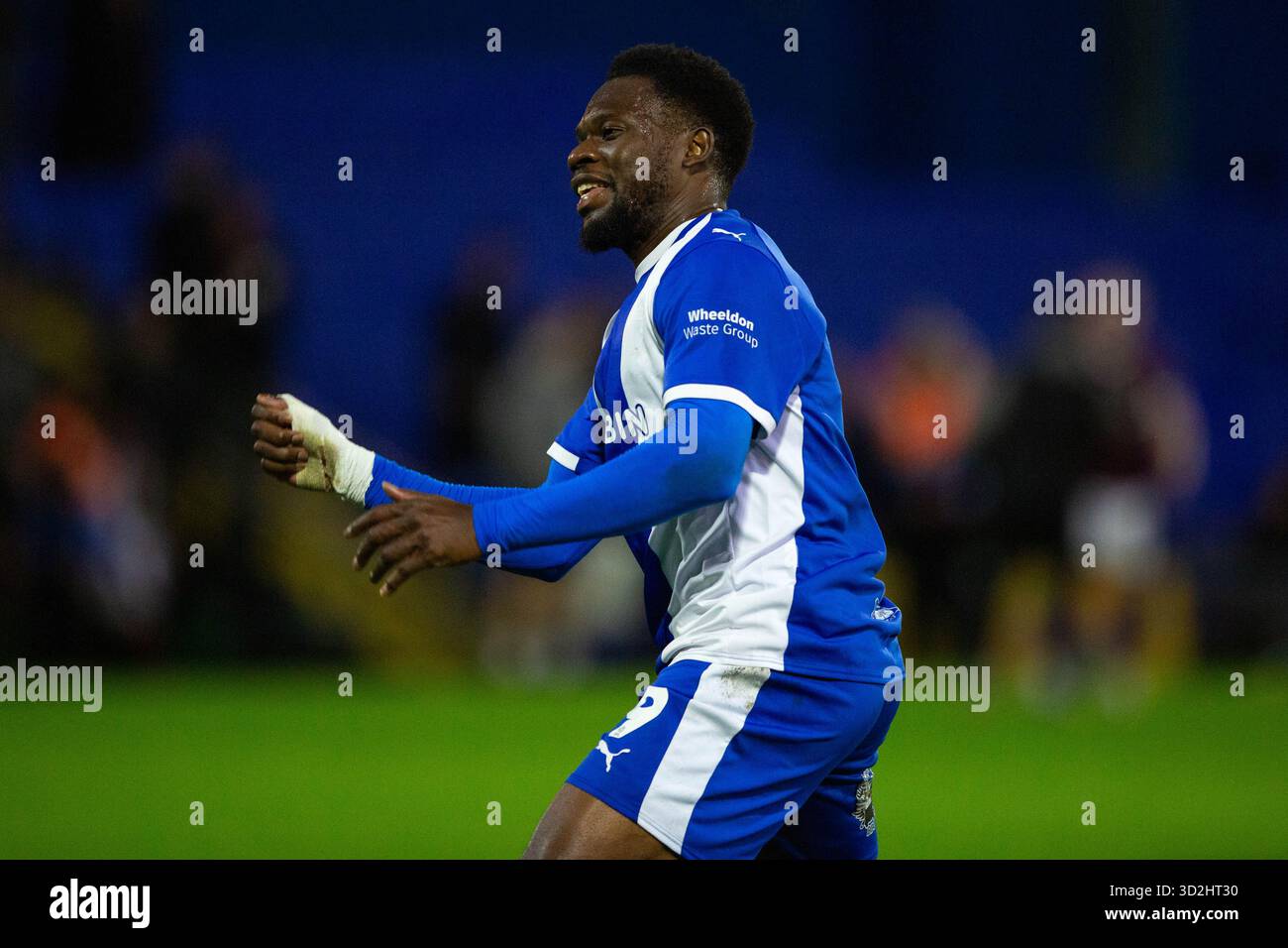 Boundary Park, Oldham, England, 1st November 2025 Mike Fondop (9 Oldham ...