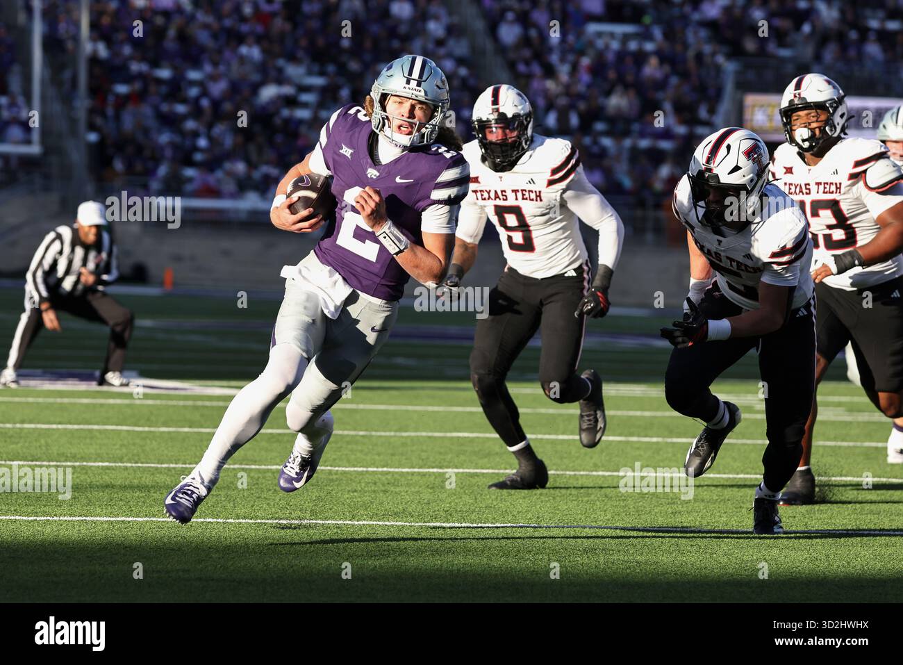 MANHATTAN, KS - NOVEMBER 01: Kansas State Wildcats quarterback Avery ...