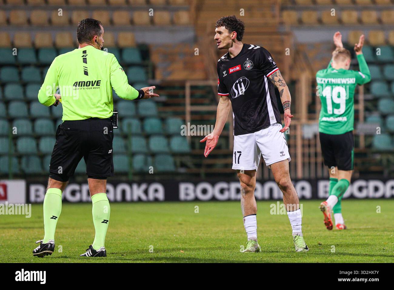 Leczna 31.10.2025. Soccer Betclic I Liga sezon 2025/2026 kolejka 15 ...