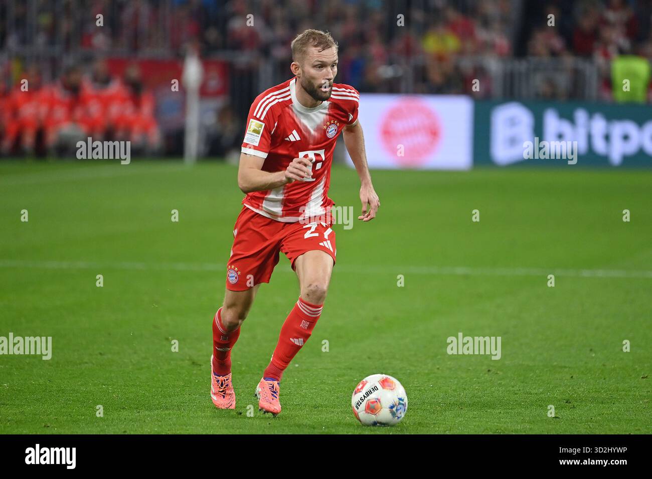 Konrad Laimer (FC Bayern Munich), action, single action, single image ...