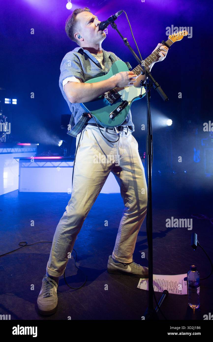 London, UK. 01 Nov 2025. Lead singer/guitarist Robert Robertson of ...