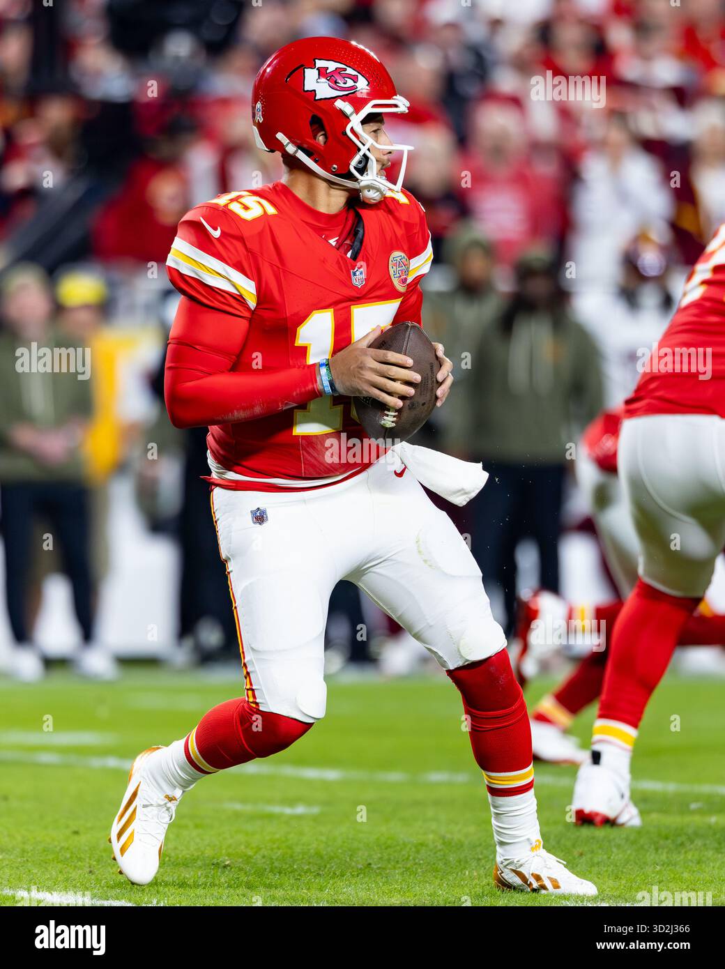 Kansas City, MO. USA; Kansas City Chiefs quarterback Patrick Mahomes ...