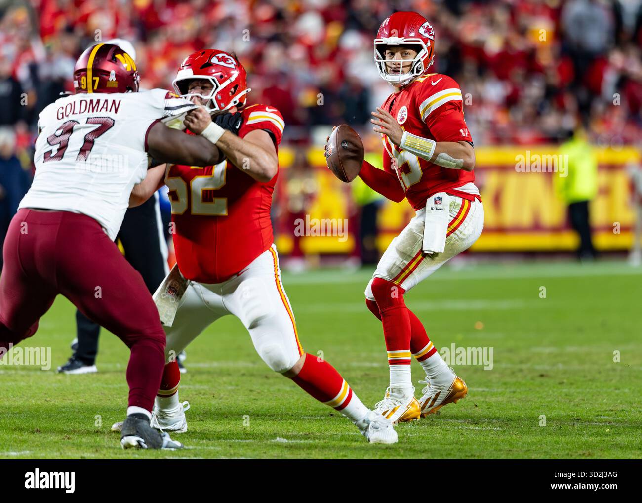 Kansas City, MO. USA; Kansas City Chiefs quarterback Patrick Mahomes ...