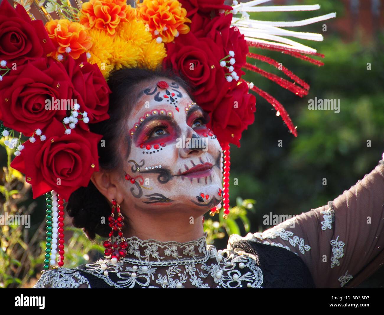 Lima, Peru. 01st Nov, 2025. A Catrina at a festival sponsored by the ...