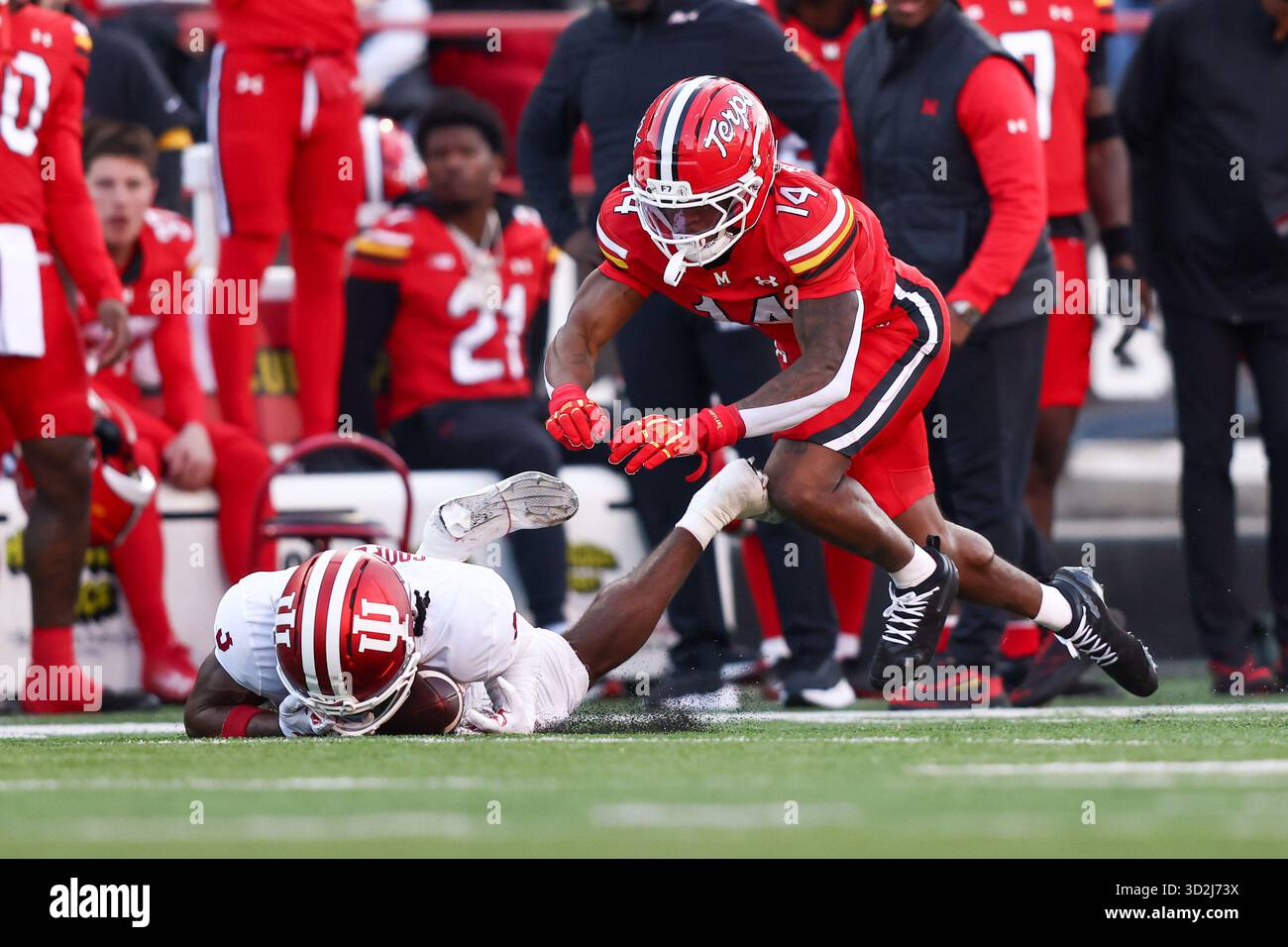 College Park, MD: Indiana Hoosiers wide receiver Omar Cooper Jr. (3) is ...