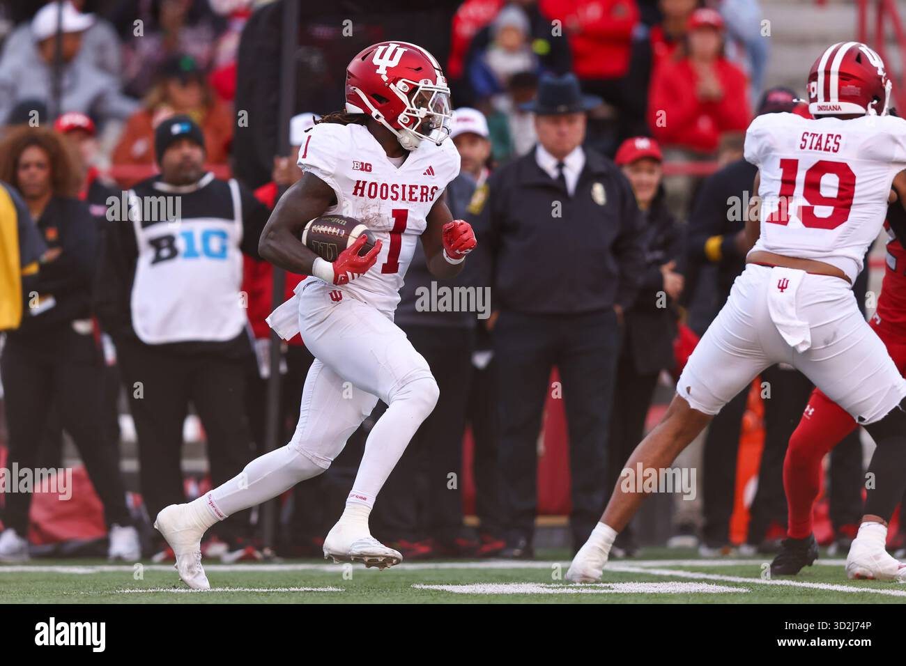 College Park, MD: Indiana Hoosiers running back Roman Hemby (1) runs ...
