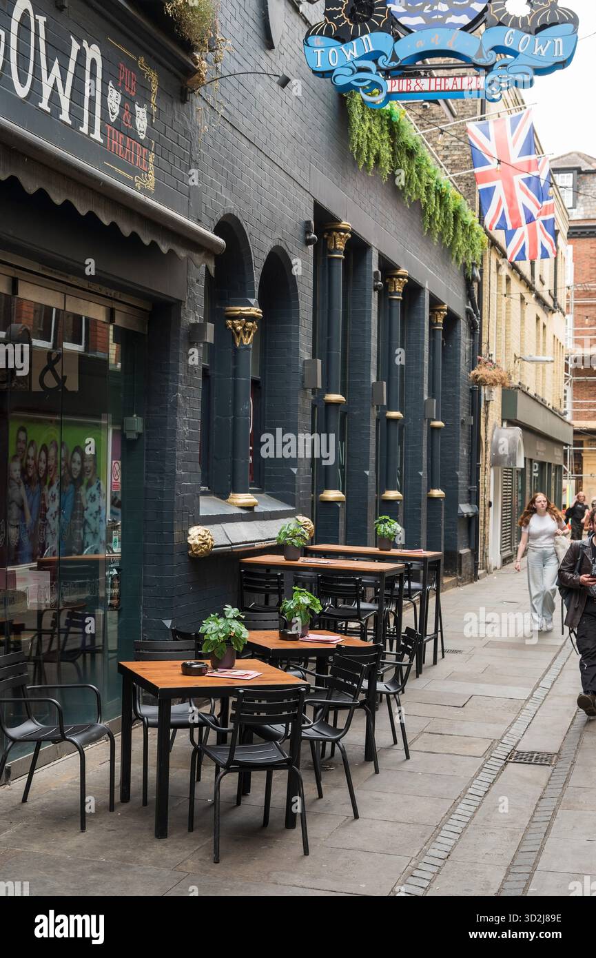 Tourist walk through Cambridge town, UK Stock Photo - Alamy