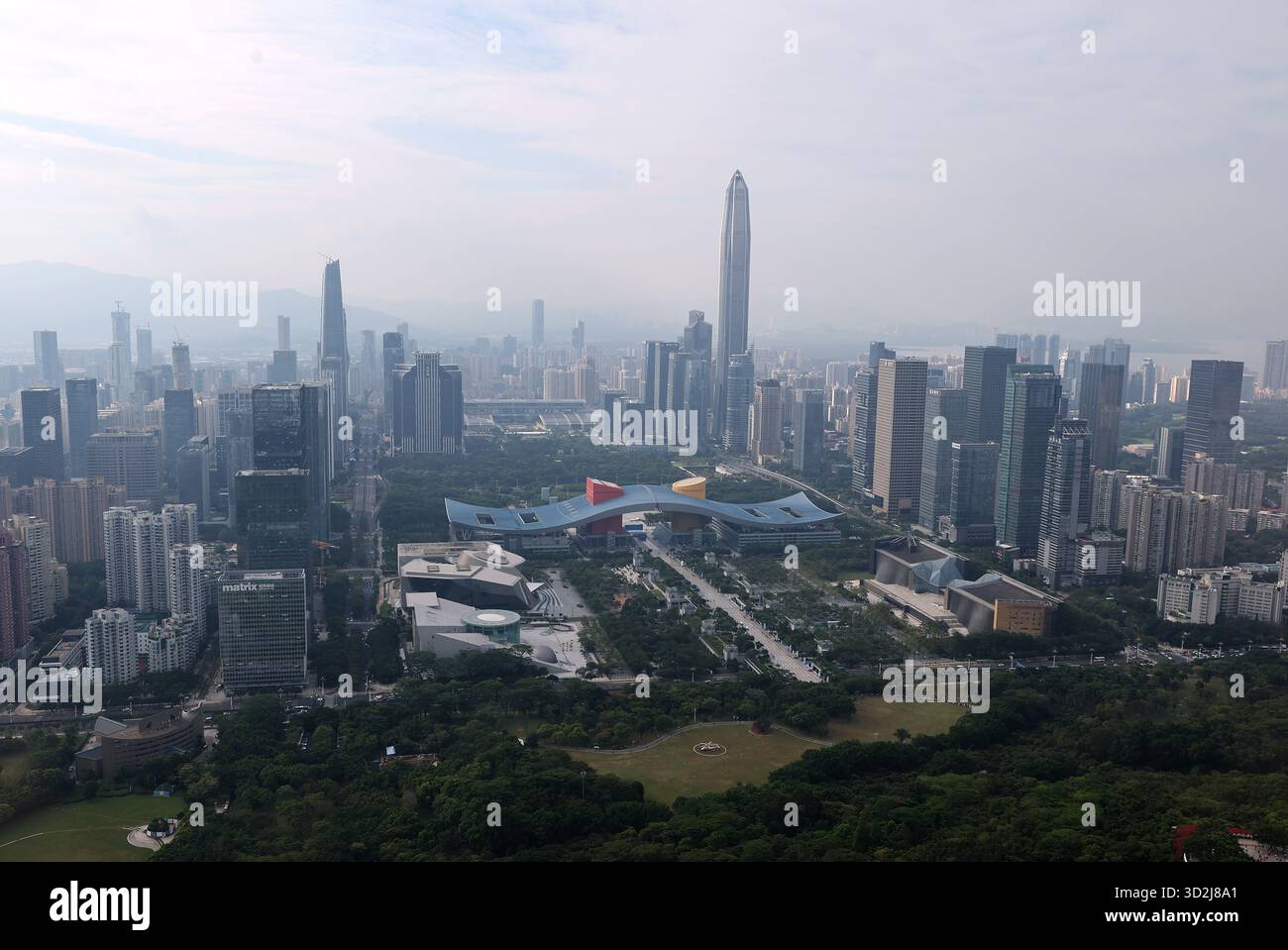 (251102) -- SHENZHEN, Nov. 2, 2025 (Xinhua) -- This photo taken from an ...