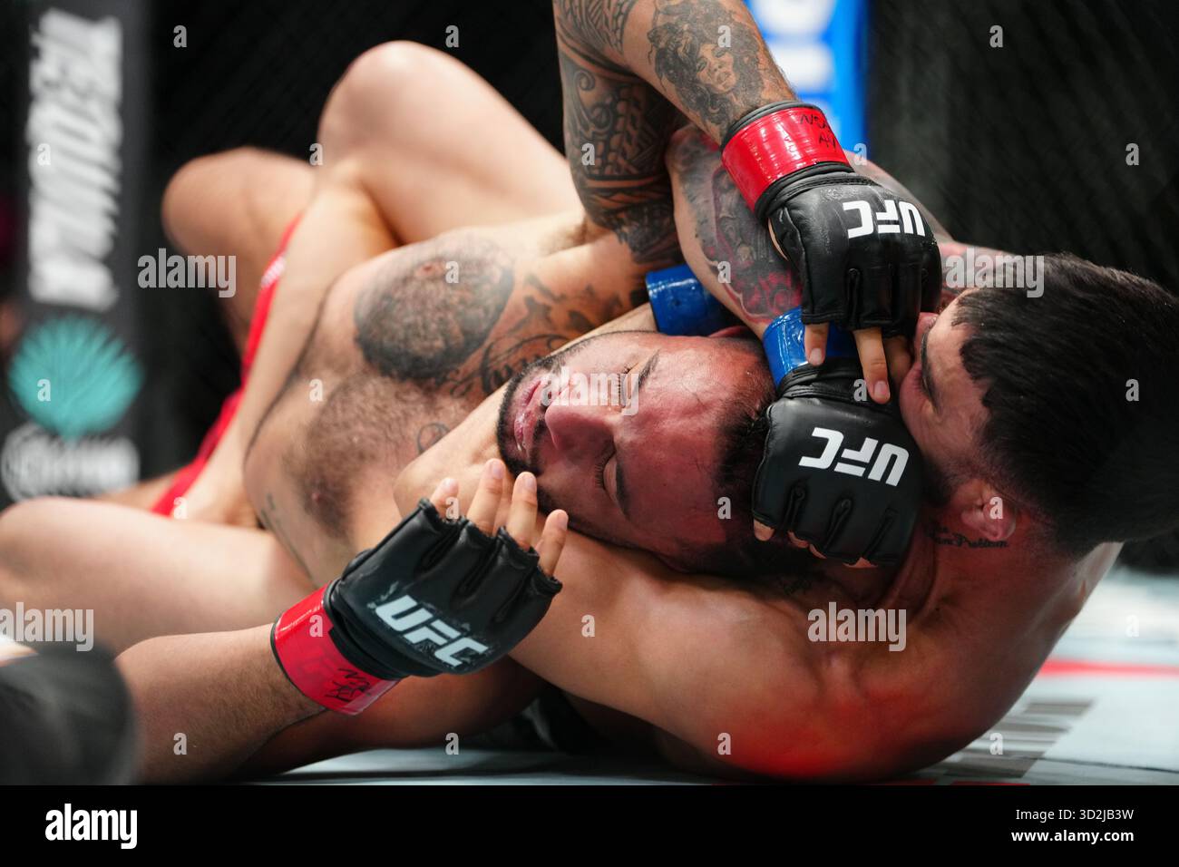 LAS VEGAS, NV - OCT 1: Isaac Dulgarian and Yadier del Valle meet in the ...