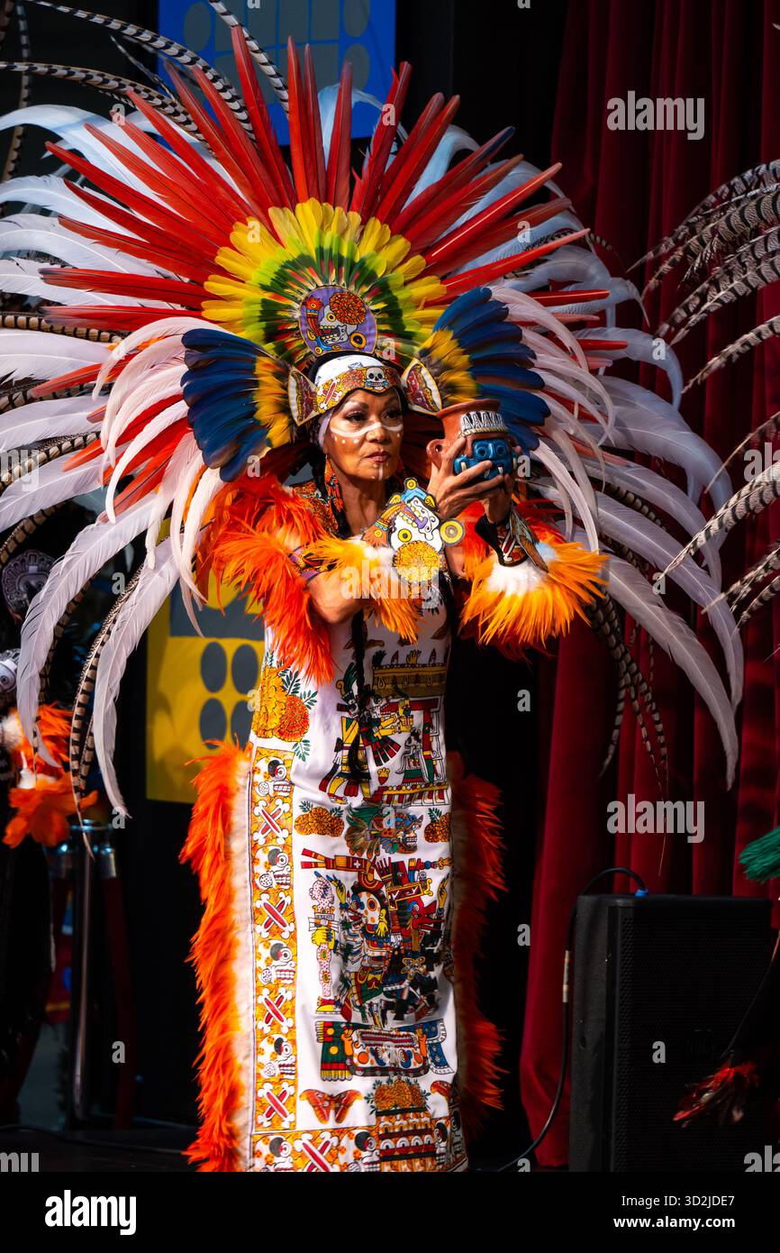 Seattle, USA. 1st Nov 2025. The two Dia De Muertos Day Of The Dead ...