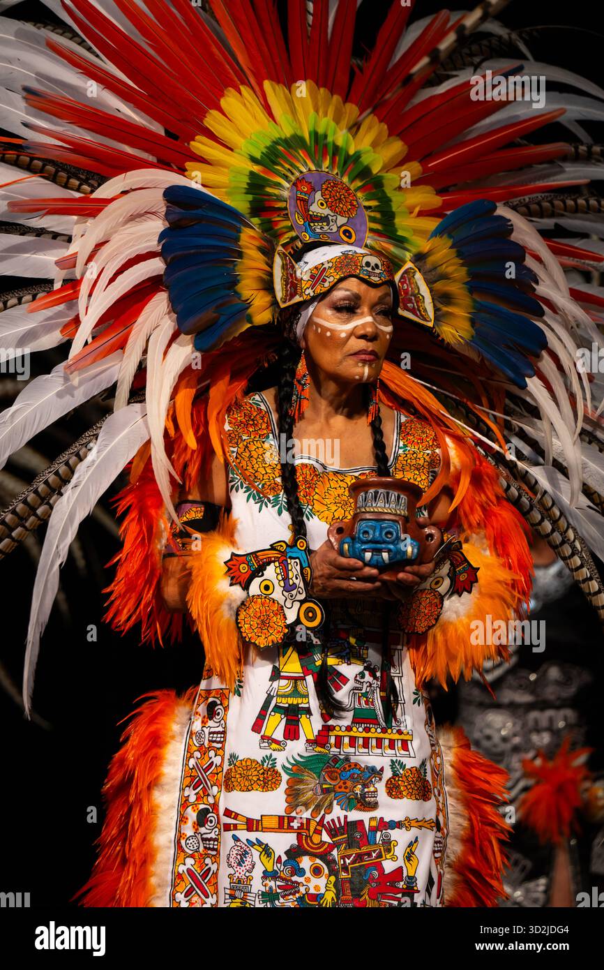 Seattle, USA. 1st Nov 2025. The two Dia De Muertos Day Of The Dead ...