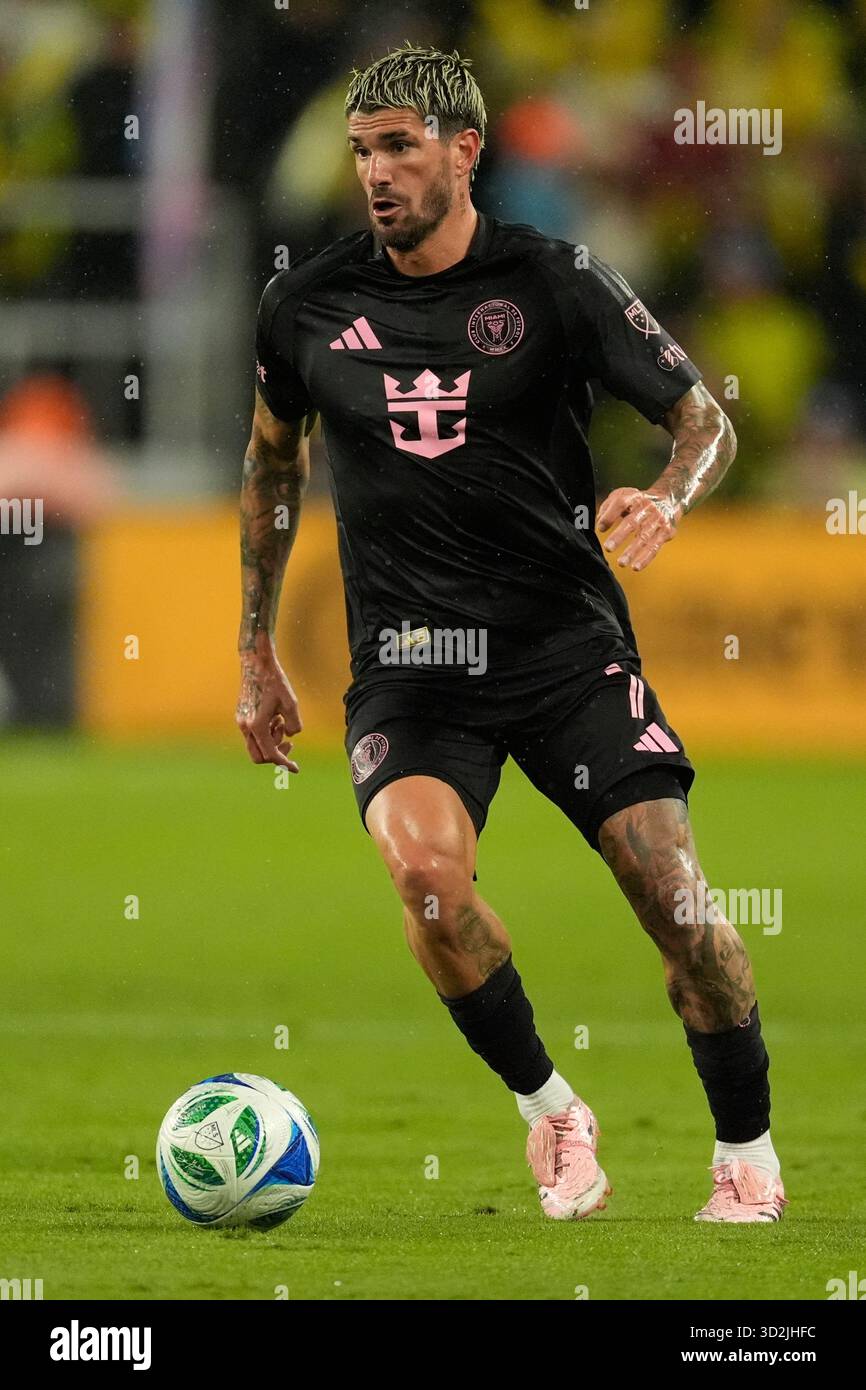Inter Miami midfielder Rodrigo de Paul (7) plays during the first half ...