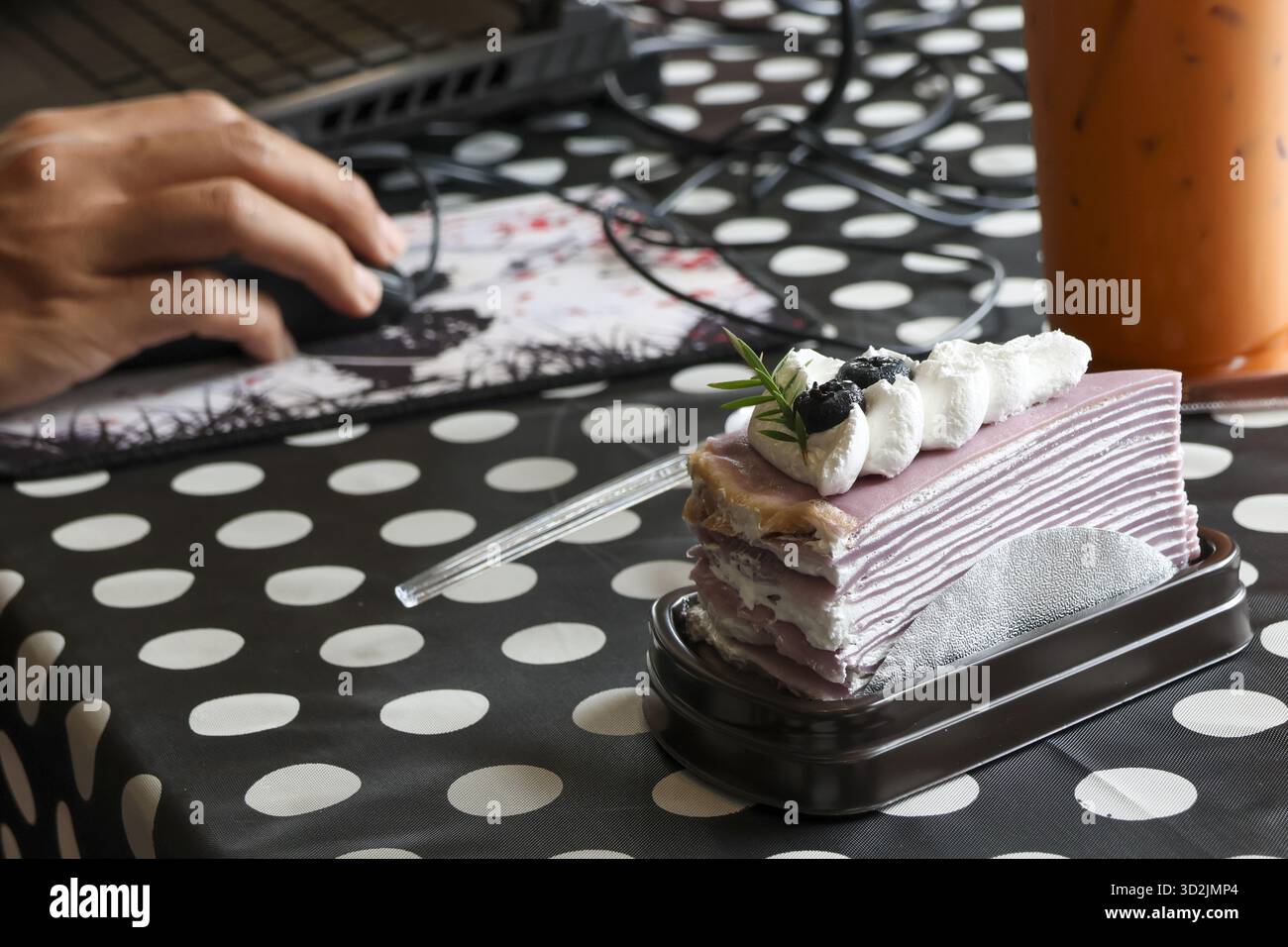 Hand operates computer mouse on hi-res stock photography and images - Alamy