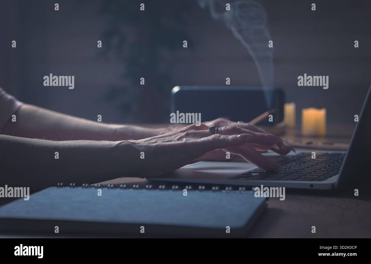 Silent moment hands pause hi-res stock photography and images - Alamy
