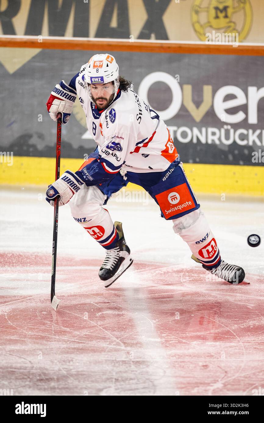 01/11/2025, Bern, PostFinance Arena, NL: SC Bern - ZSC Lions, #8 Willy ...