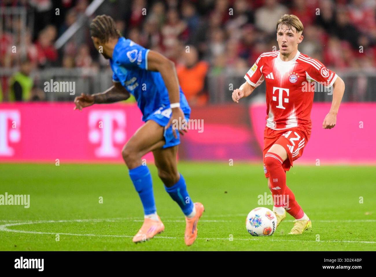From left: Jeanuel Belocian, Lennart Karl (Bayern) Munich, November 1 ...