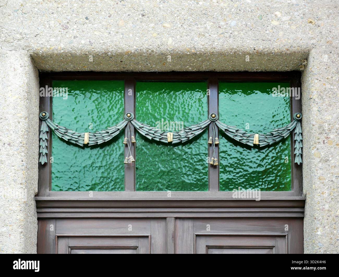 Laurel festoon hi-res stock photography and images - Alamy