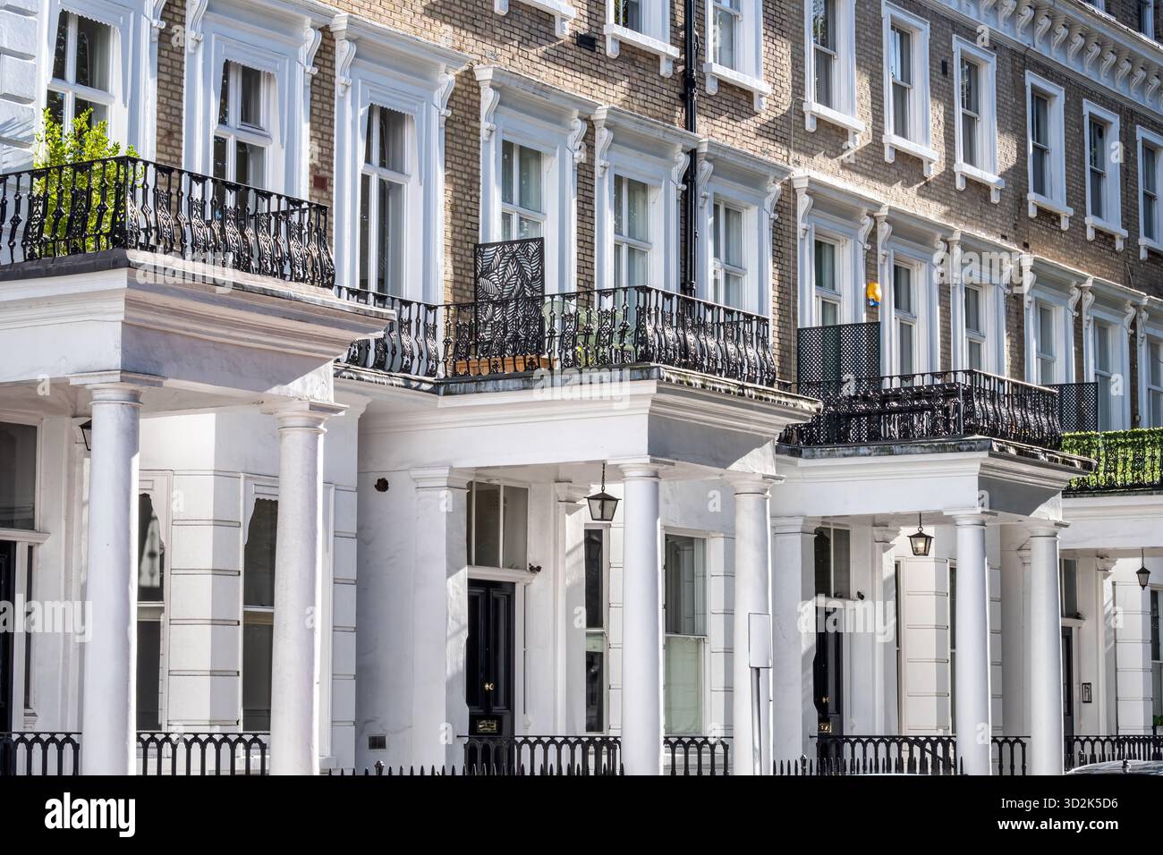 Traditional british detached houses seen in Chelsea, London Stock Photo ...