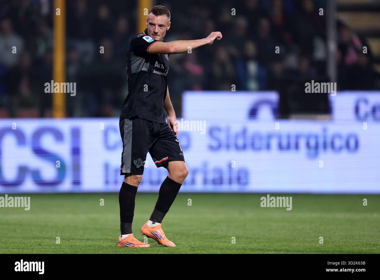 Jamie Vardy of US Cremonese looks on during the Serie A football match ...