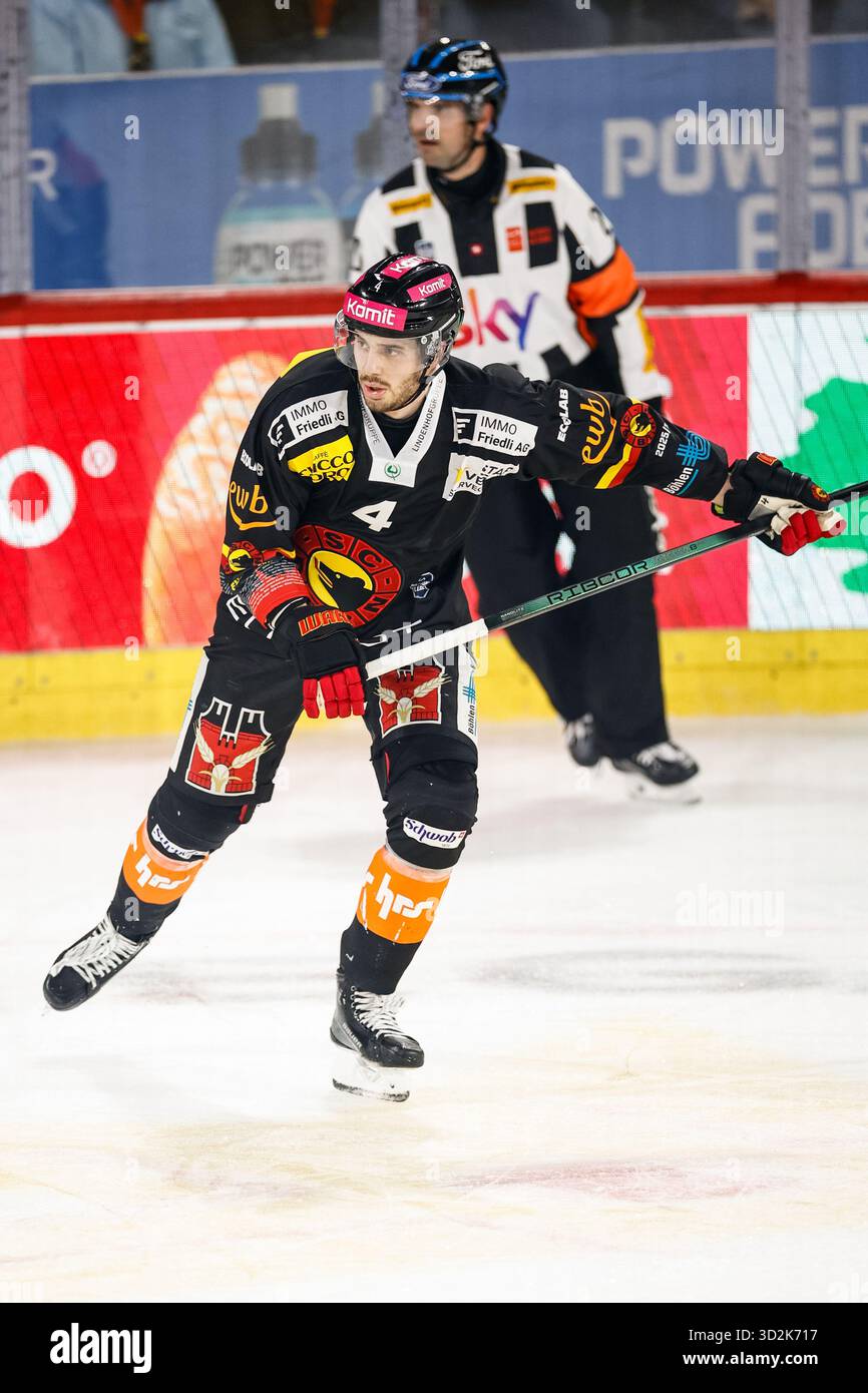 01/11/2025, Bern, PostFinance Arena, NL: SC Bern - ZSC Lions, #4 Hardy ...