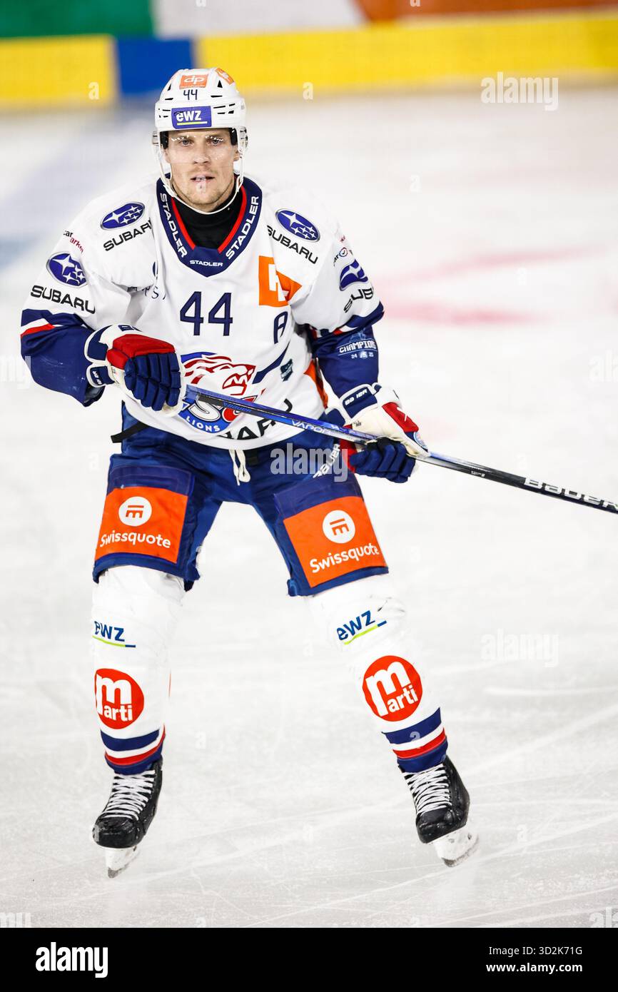 01/11/2025, Bern, PostFinance Arena, NL: SC Bern - ZSC Lions, #44 Mikko ...