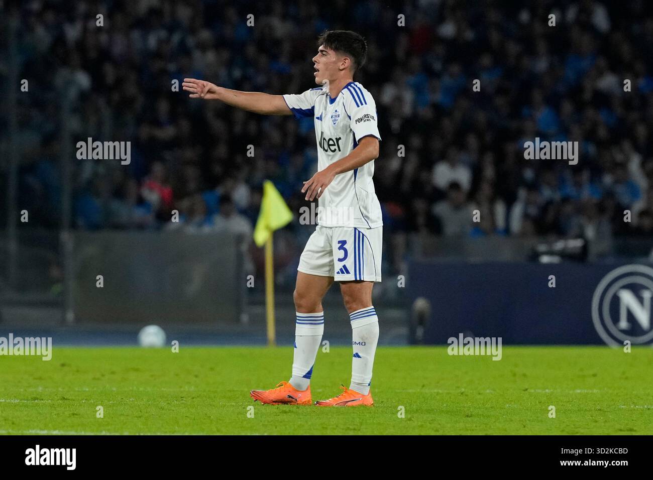 Naples, Italy. 1 Nov, 2025. Alex Valle of Como 1907 during the Serie A ...