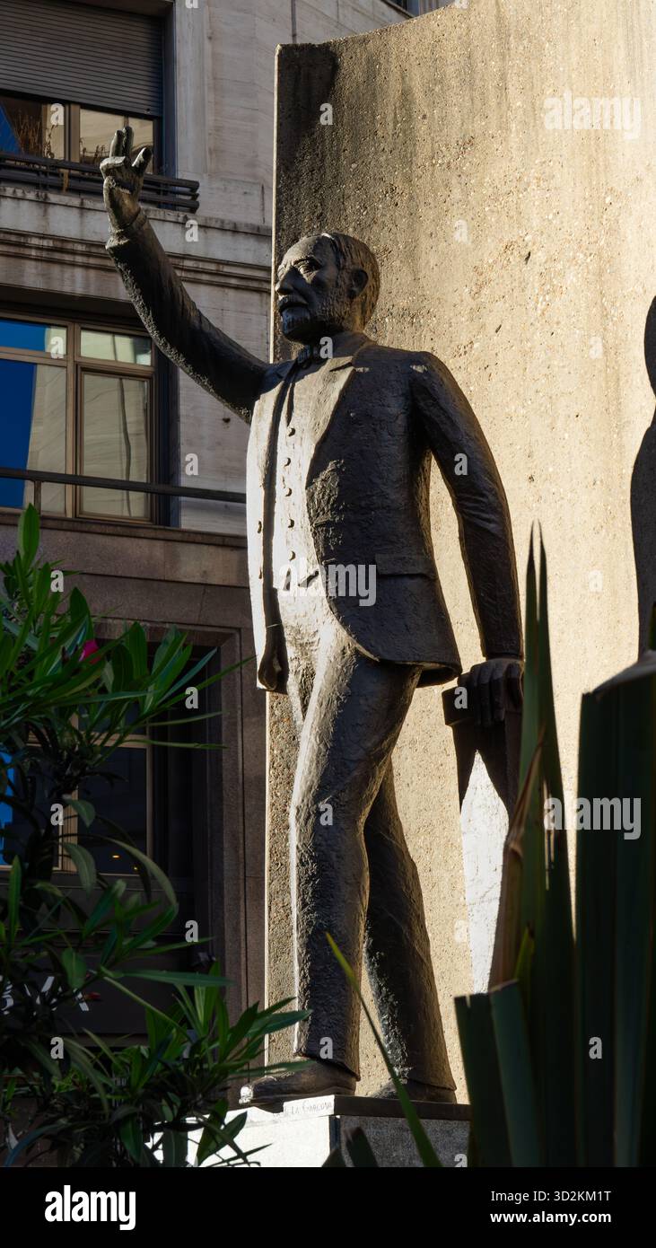Statue of a man giving a gesture Stock Photo - Alamy