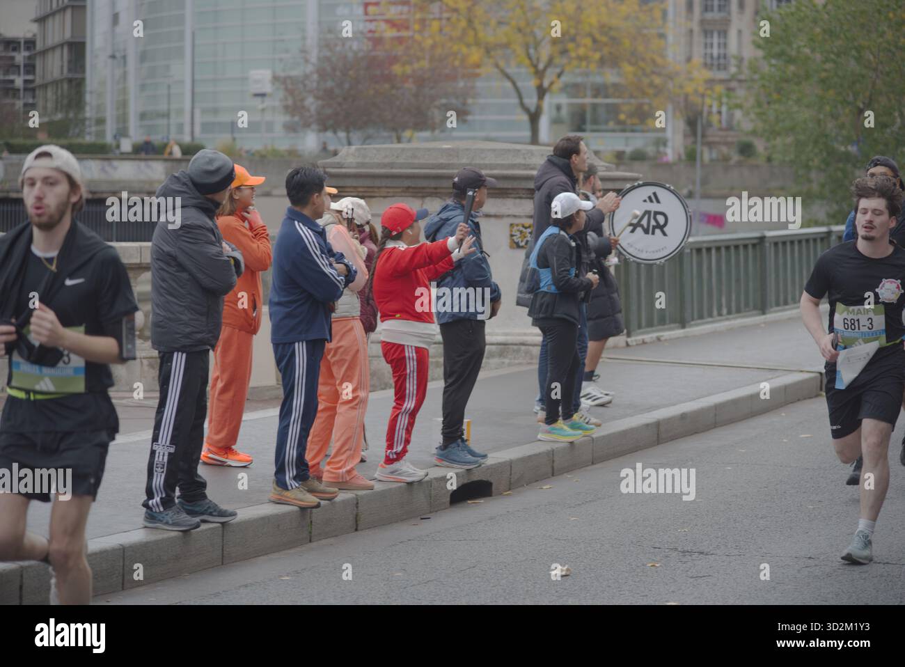 PARIS ON RELAY: THE EKIDEN UNDER THE WATCHFUL EYE OF THE IRON LADY ...