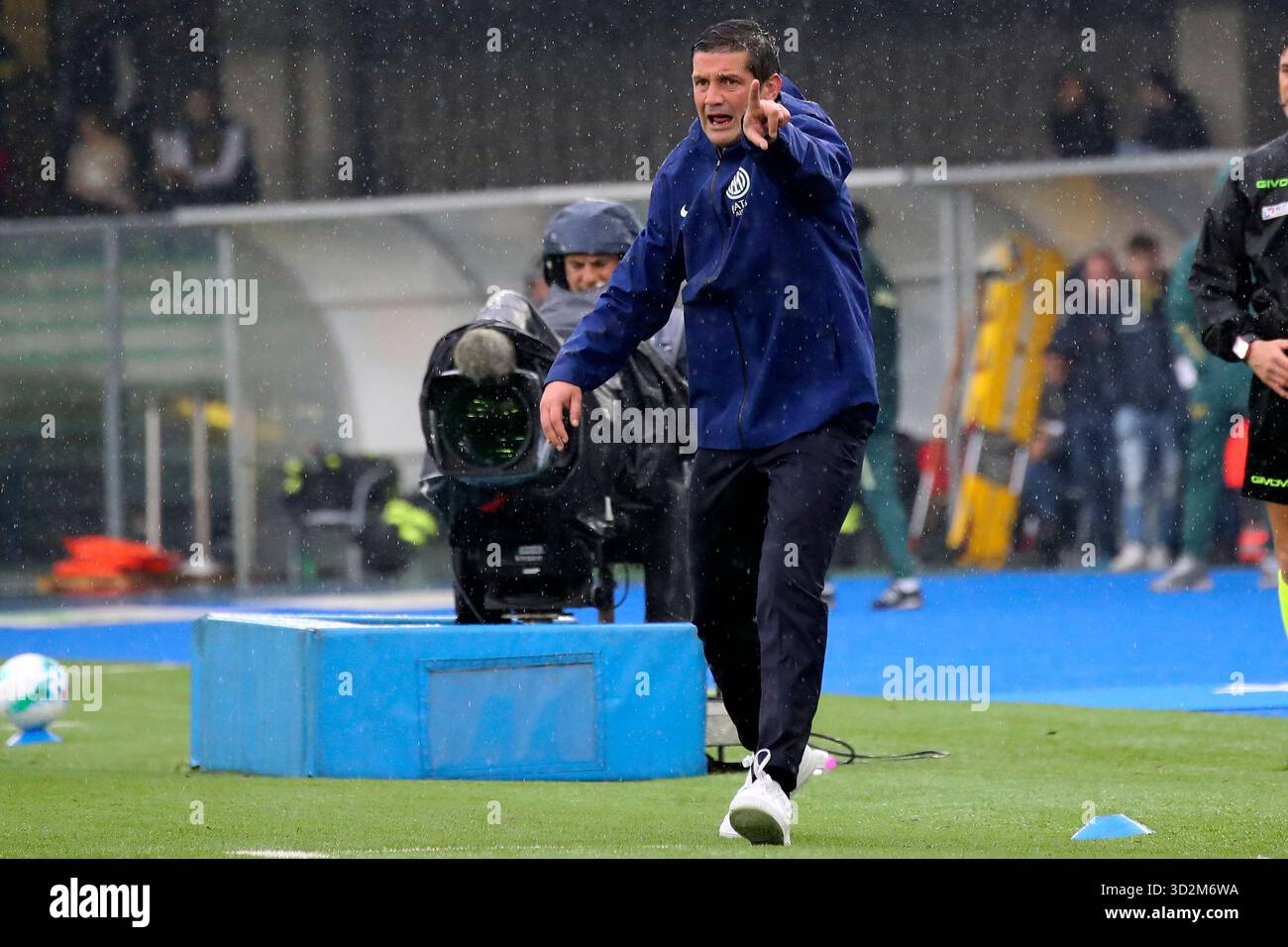 Verona’s head coach Paolo Zanetti during the Serie A soccer match between Hellas Verona and ...