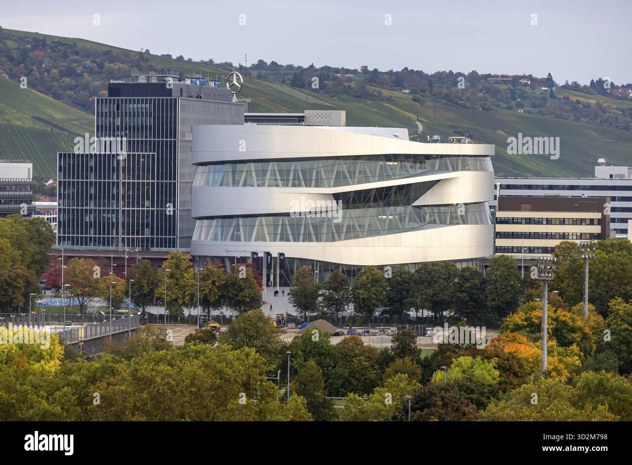 Office building at the headquarters of Mercedes-Benz Group AG in ...