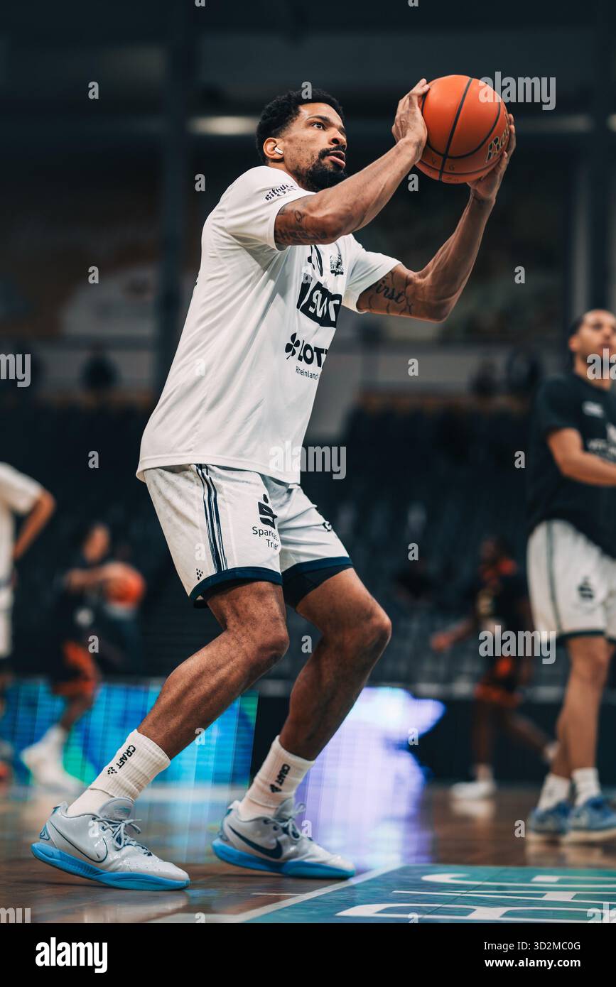 Urald King (Gladiators Trier) beim Warm Up, Vet Concept Gladiators ...