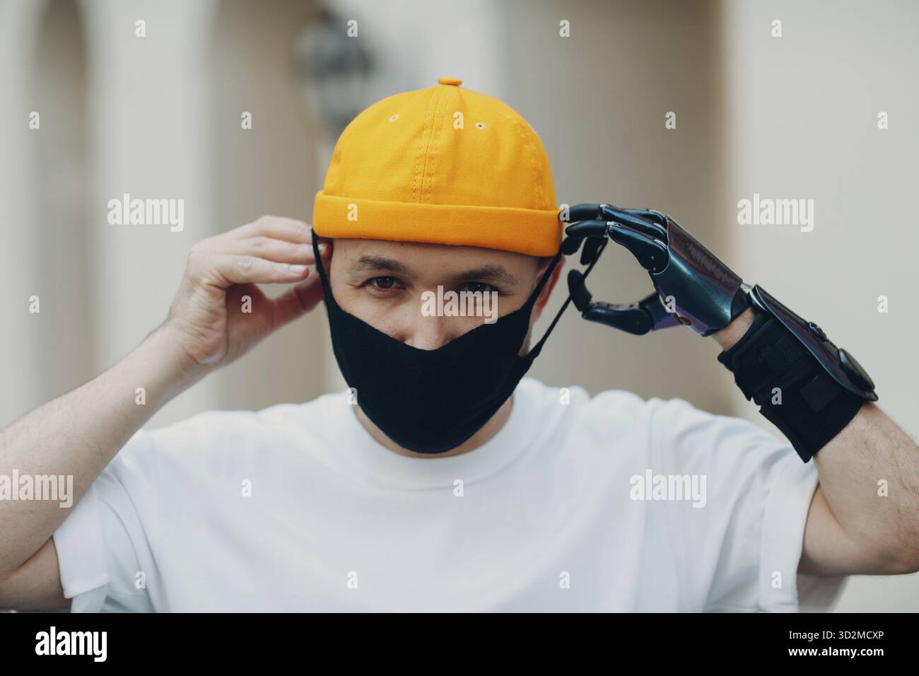 Prosthetic been put on people hi-res stock photography and images - Alamy