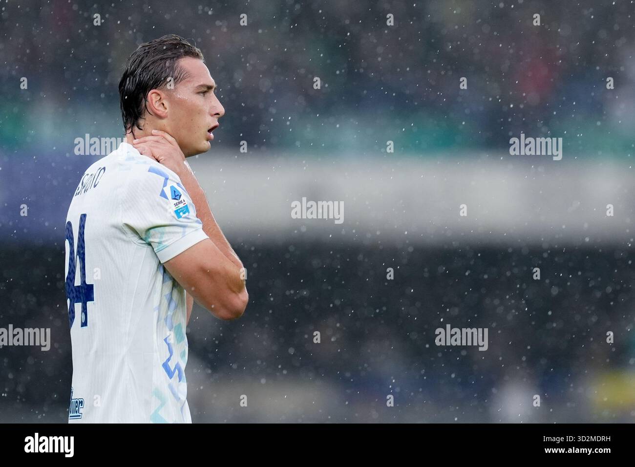 Francesco Pio Esposito of FC Internazionale looks on during the Serie A ...