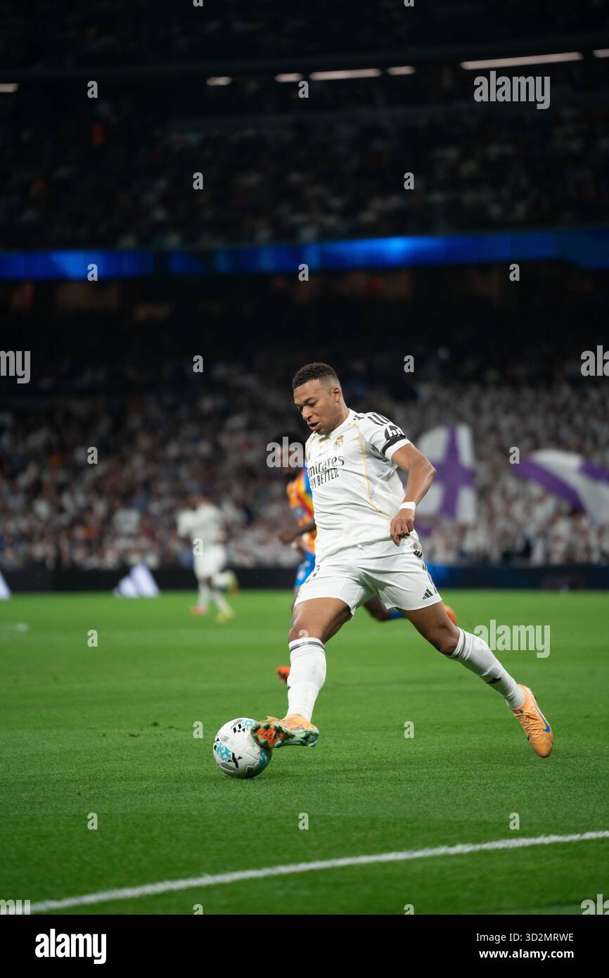 Kylian mbappe real madrid 2025 hi-res stock photography and images - Alamy