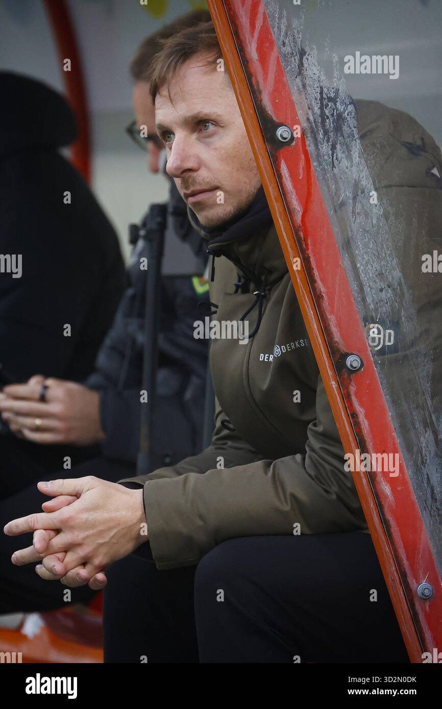 MAASTRICHT , 02-11-2025 , De Geusselt , season 2025 / 2026 , Dutch ...