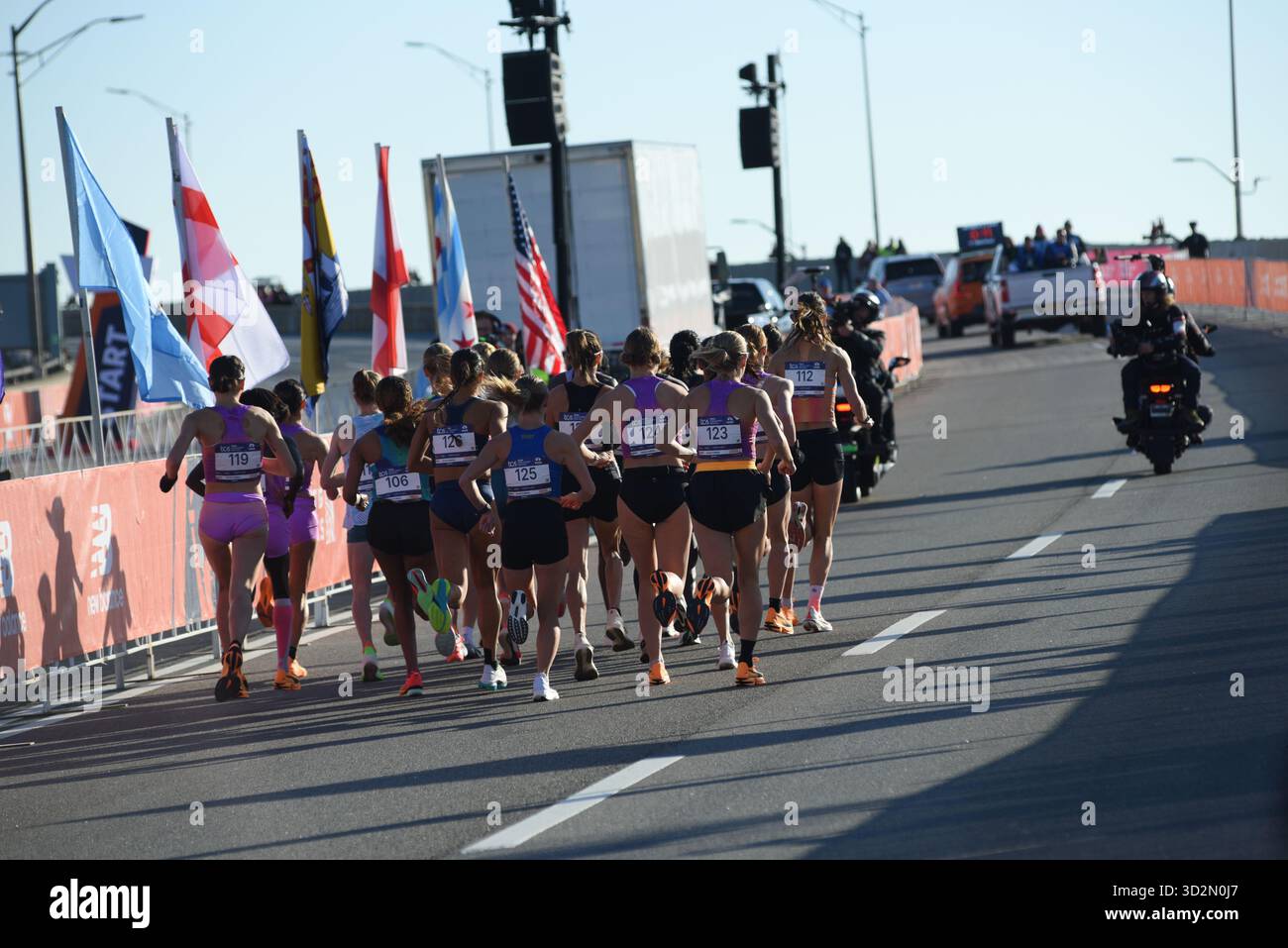The Professional Women's Open Division ascend the Verrazano Bridge ...