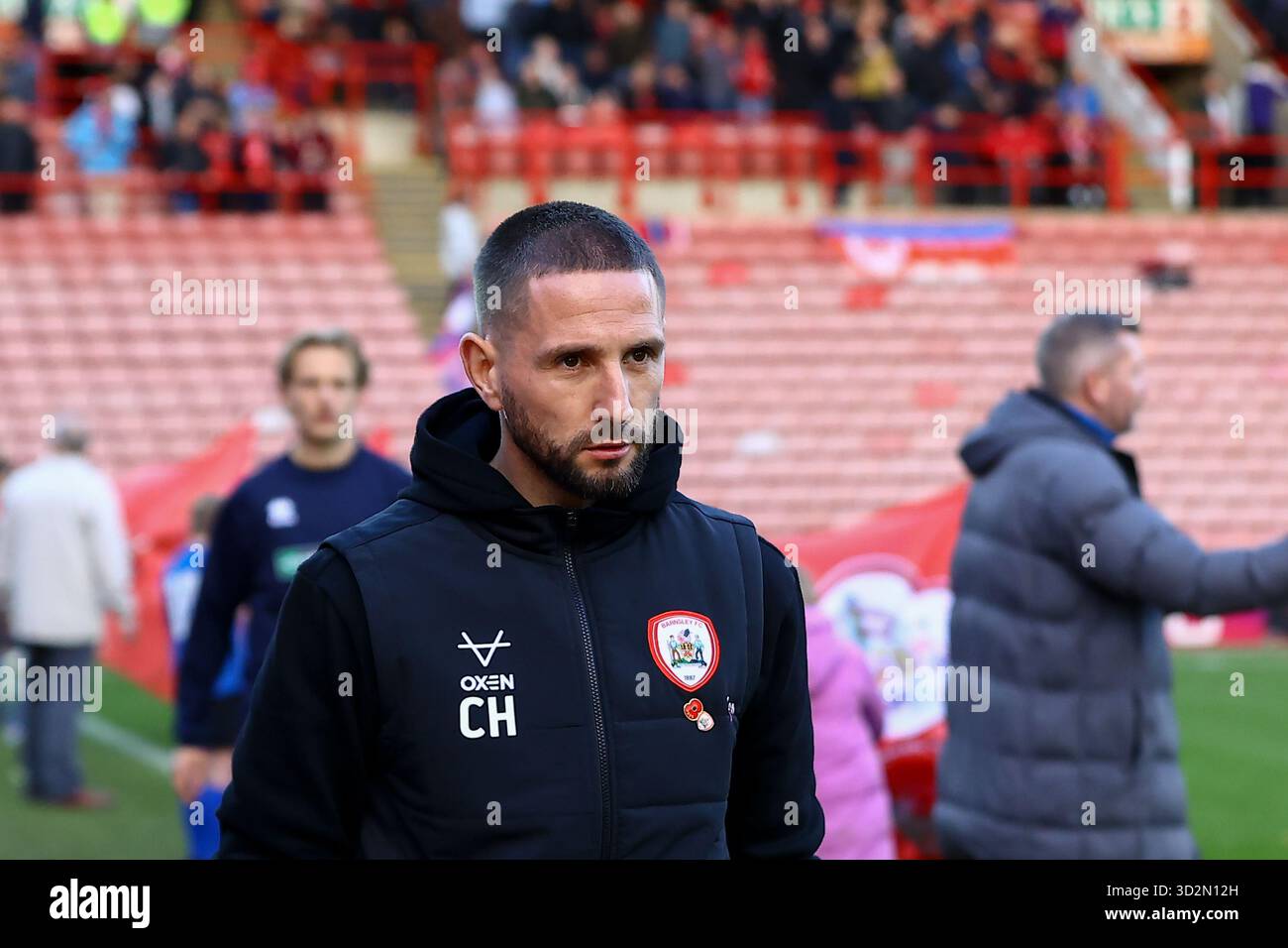 Oakwell Stadium, Barnsley, England - 1st November 2025 Conor Hourihane ...