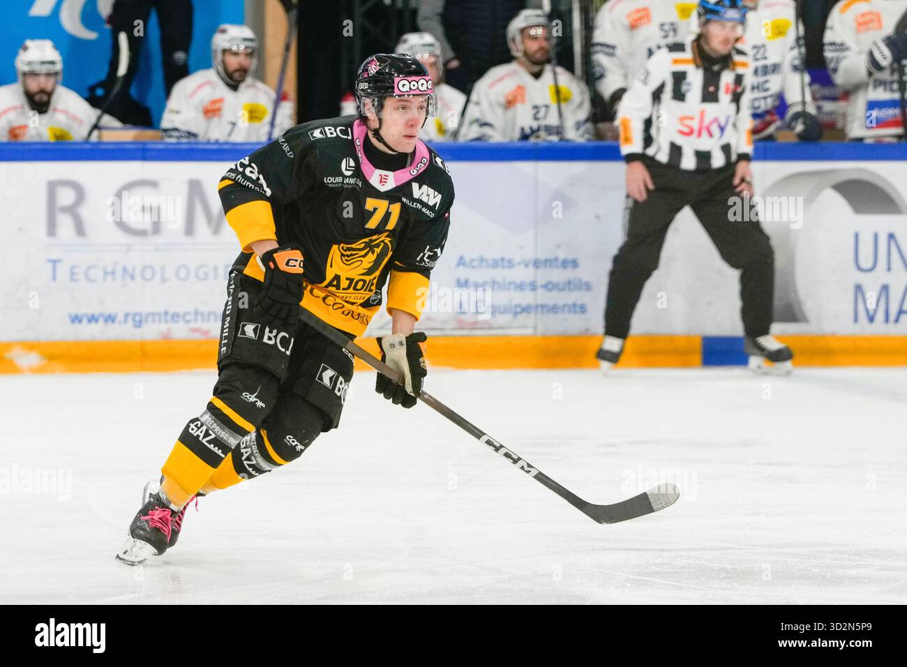 PORRENTRUY, SWITZERLAND - OCTOBER 31: Killian Mottet of Ajoie during ...