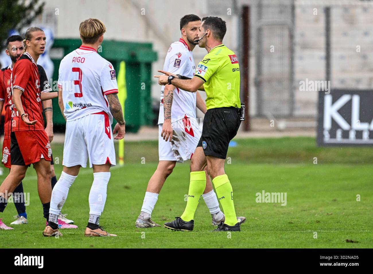 Sassari, Italy. 02nd Nov, 2025. Mario Picardi, Arbitro, Referee during ...