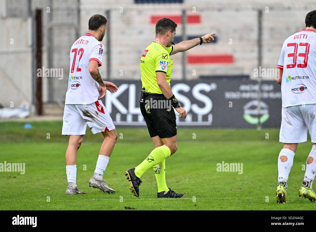 Sassari, Italy. 02nd Nov, 2025. Mario Picardi, Arbitro, Referee, Rigore ...